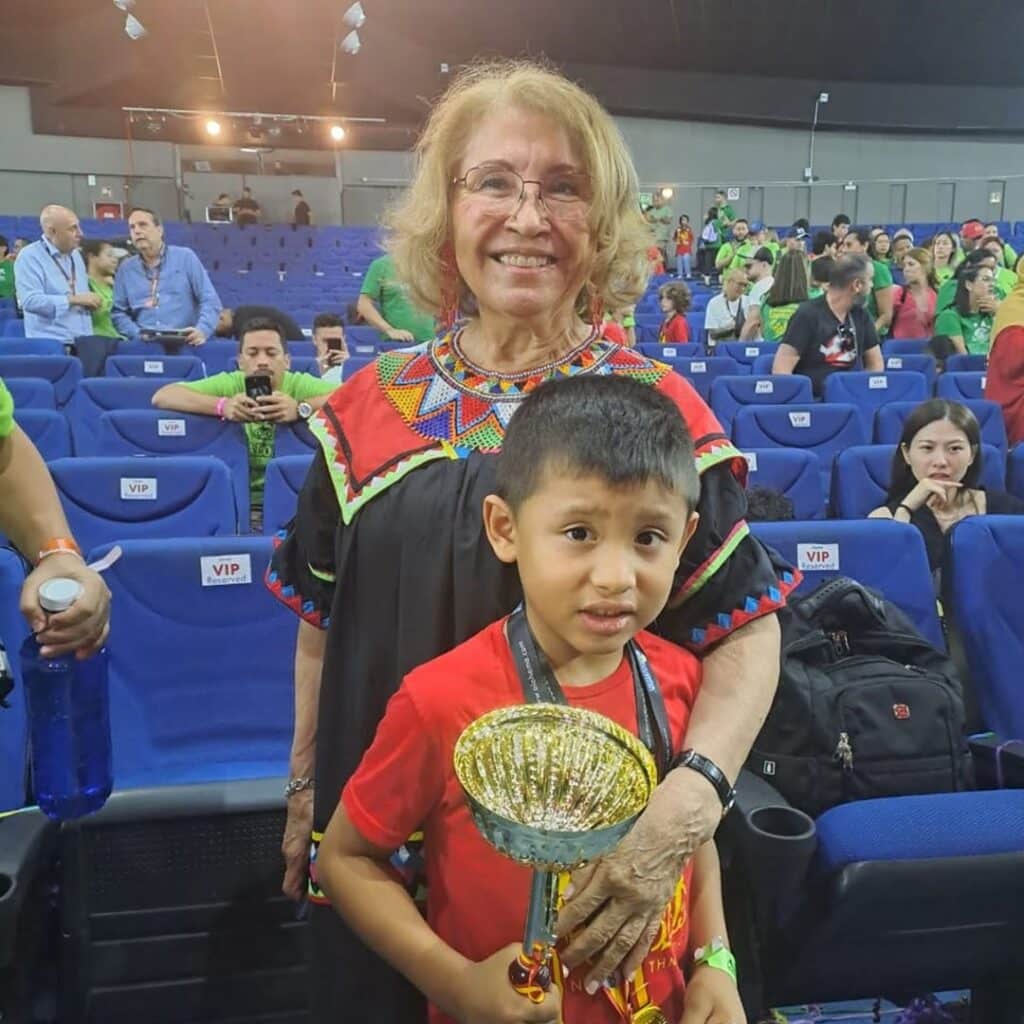 ALOHA Mental Arithmetic premia al niño Gabriel González