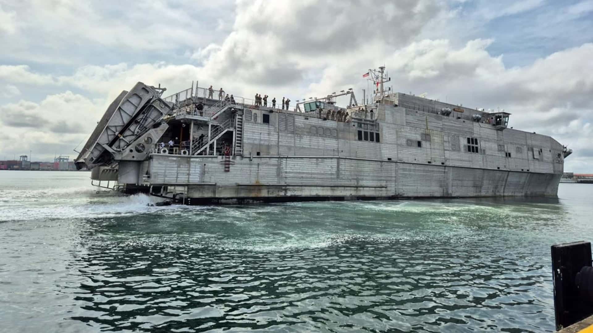 USNS Burlington y misión Continuing Promise 2024 en Colón