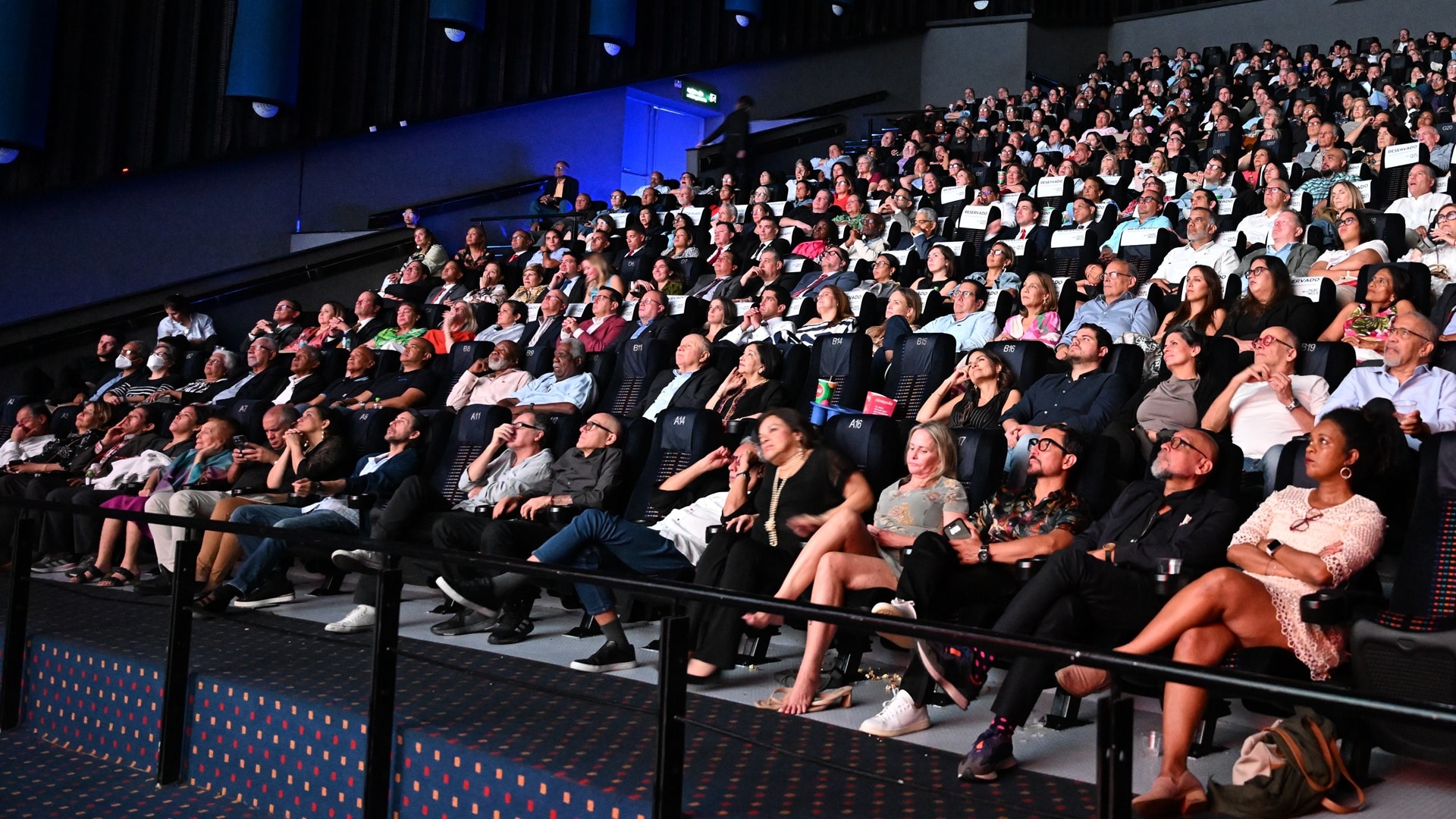 Lleno completo: “Hijo de Tigre y Mula” hace estreno histórico - Impacto ...