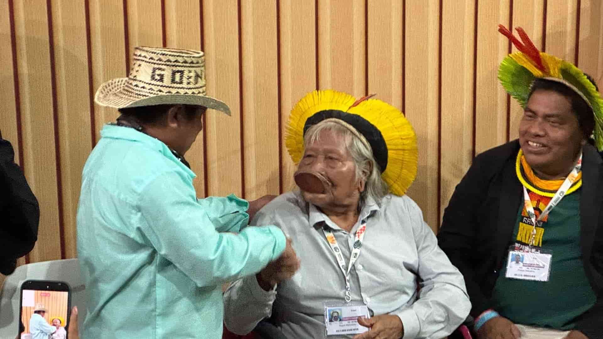 Cacique Raoni alza la voz durante la reciente COP en Brasil